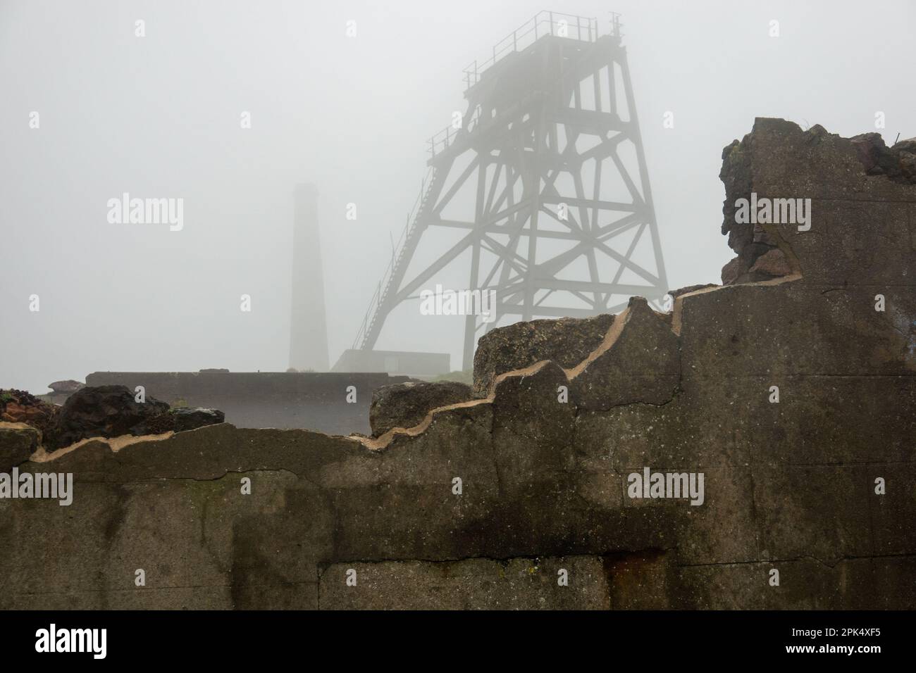 Shaft head frame hi-res stock photography and images - Alamy