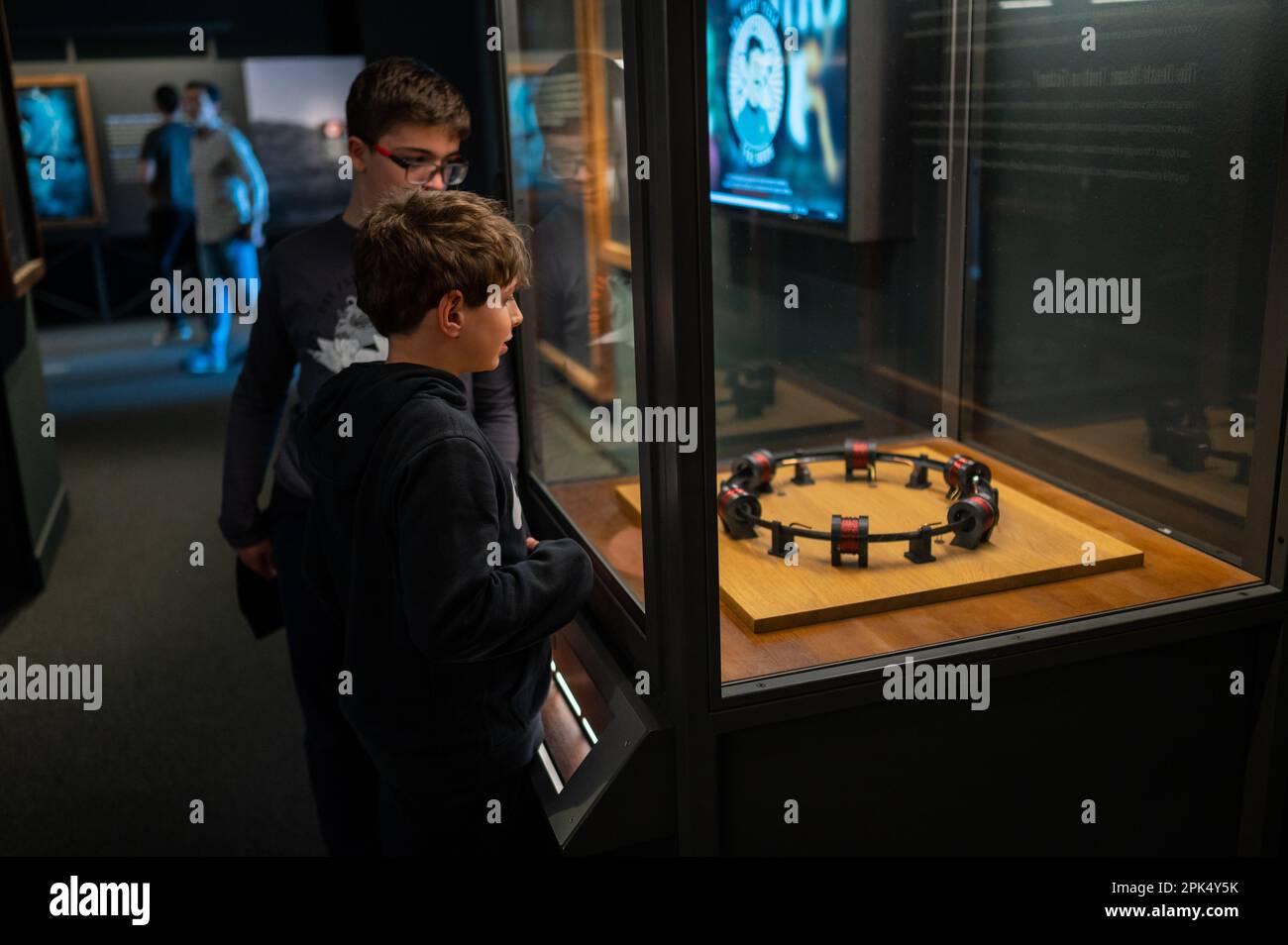 The Death Beam electromagnetic cannon model. 'Nikola Tesla, the genius ...