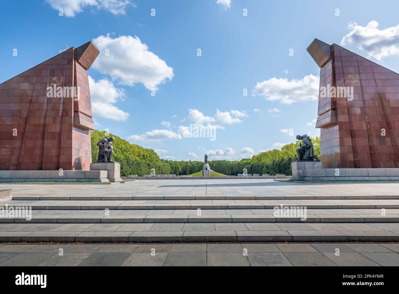 Soviet War Memorial at Treptower Park - Berlin, Germany Stock Photo - Alamy