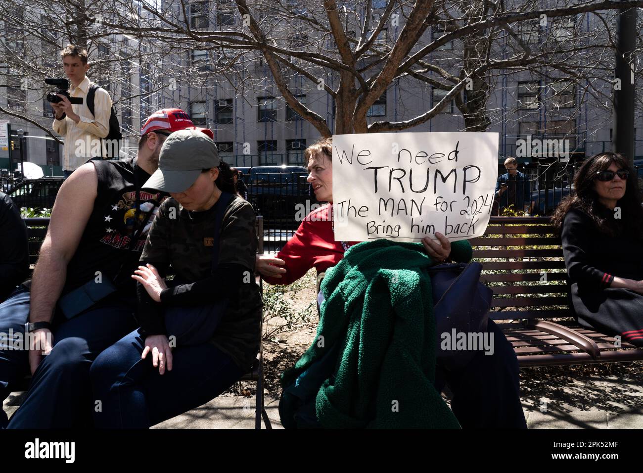 Protesters gather across from Manhattan Criminal Court as former ... Protesters gather across from Manhattan Criminal Court as former ...