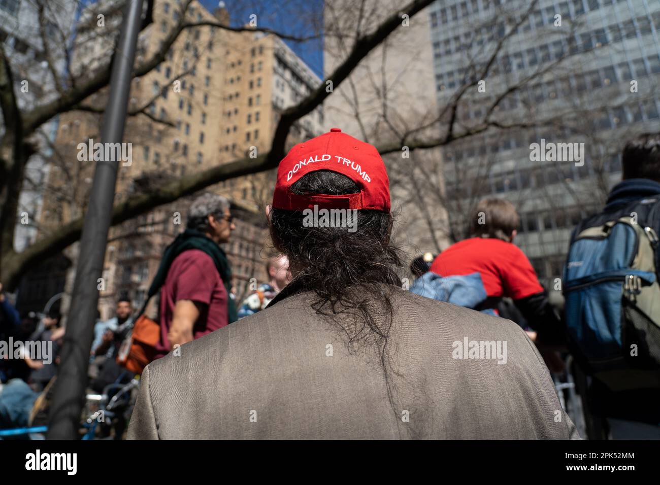 Protesters gather across from Manhattan Criminal Court as former ... Protesters gather across from Manhattan Criminal Court as former ...