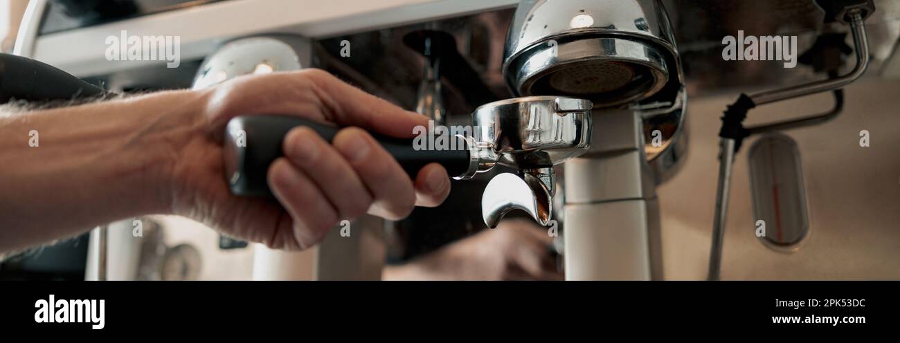 Process of pouring ground coffee into the filter Stock Photo - Alamy