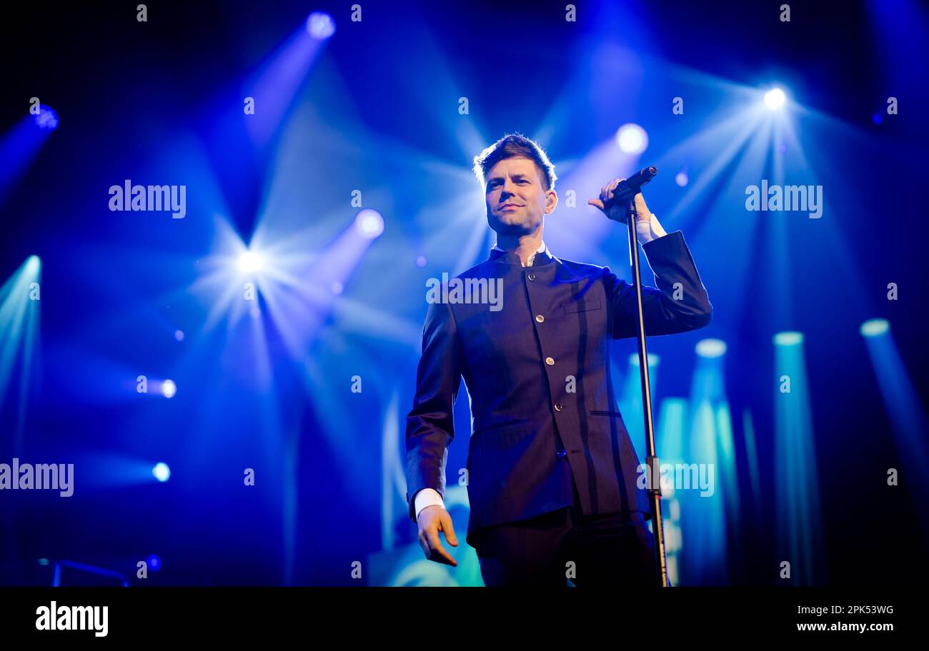 ROTTERDAM - Singer Simon during the first farewell concert of Nick ...