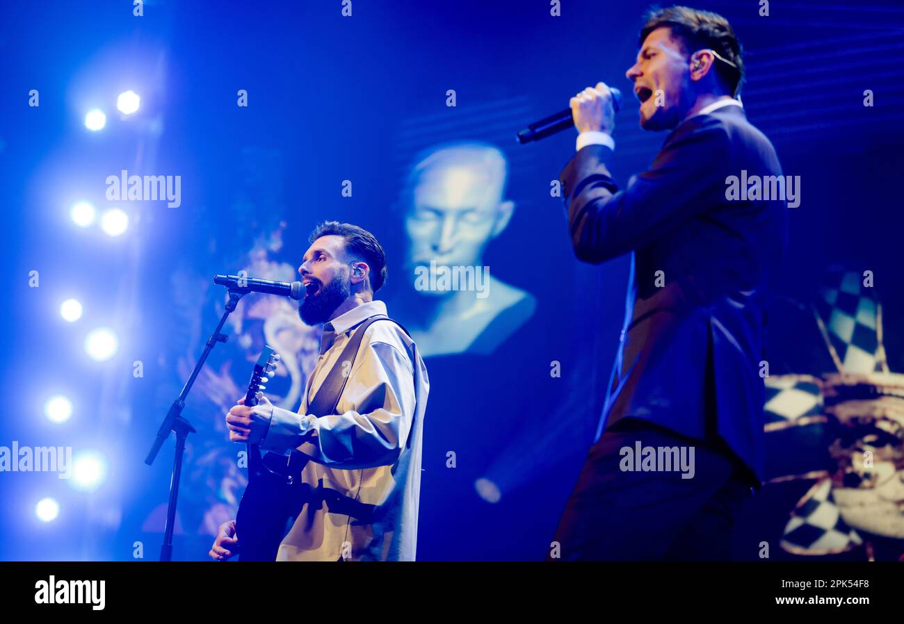ROTTERDAM - Singers Nick & Simon during their first farewell concert in ...