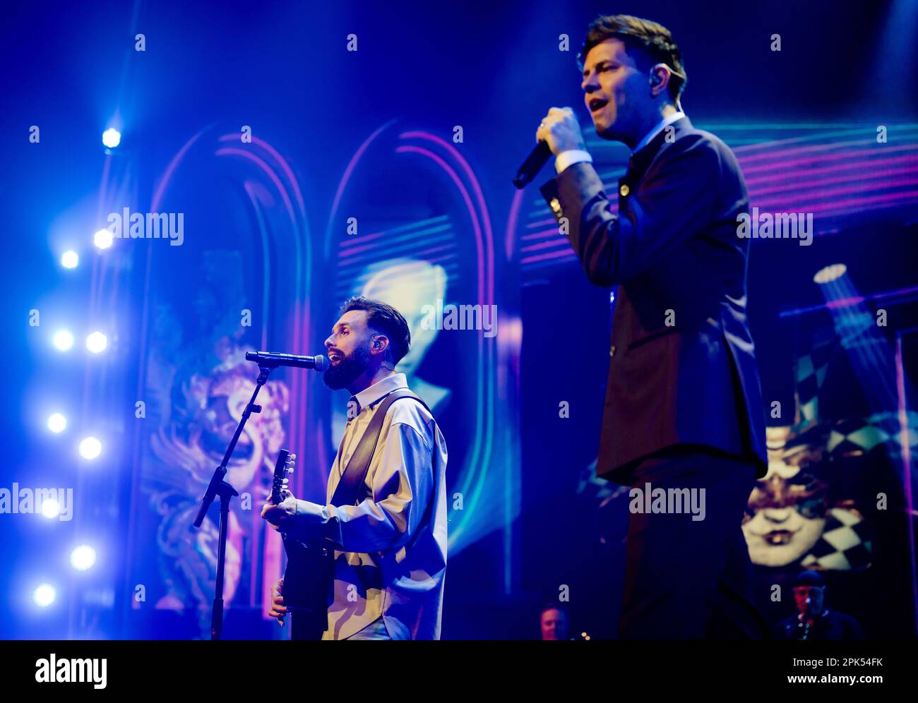 ROTTERDAM - Singers Nick & Simon during their first farewell concert in ...