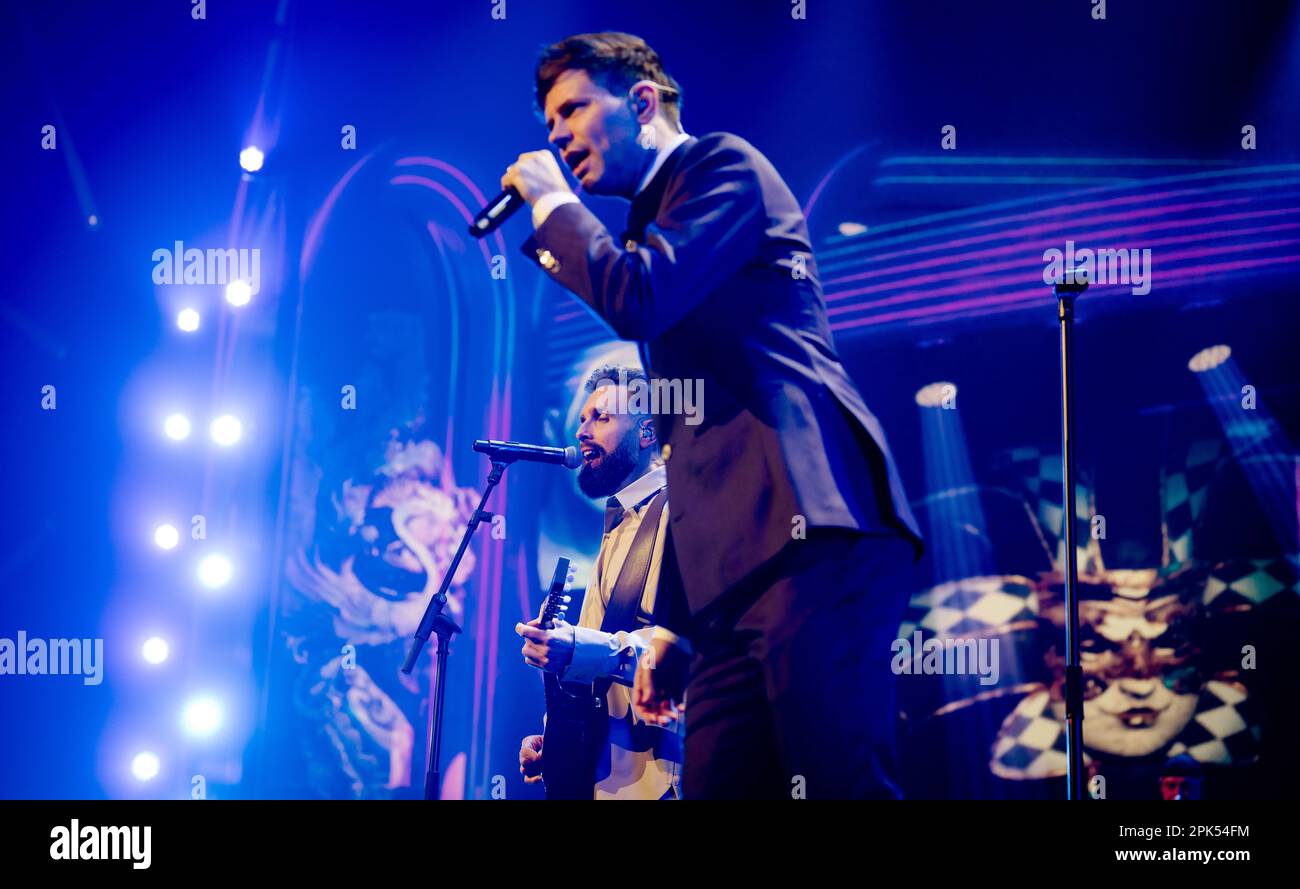 ROTTERDAM - Singers Nick & Simon during their first farewell concert in ...