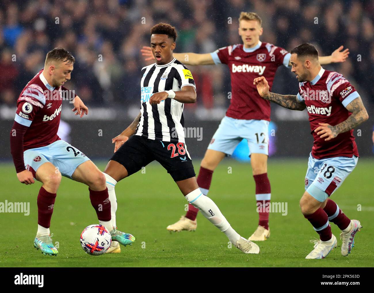 West Ham United's Jarrod Bowen, Newcastle United's Joe Willock, West ...