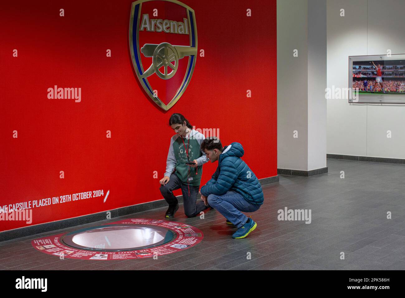 Emirates stadium arsenal fans in the at the emirates stadium hi-res ...