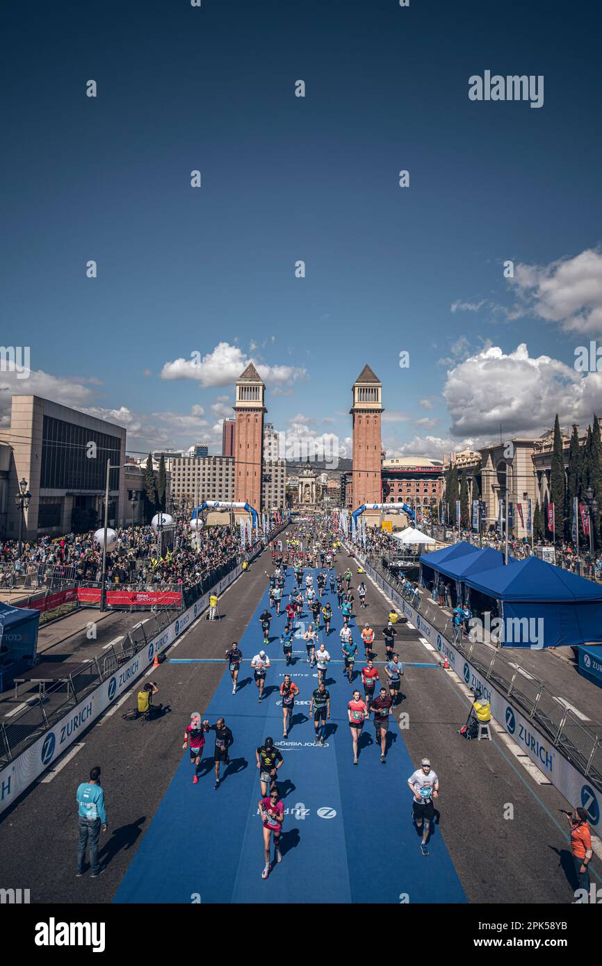 Image of the finish line of the 2023 Barcelona Marathon Stock Photo - Alamy