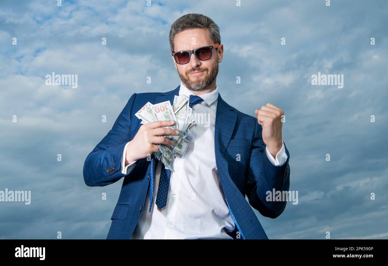 richness photo of successful man with money. richness of man with money ...