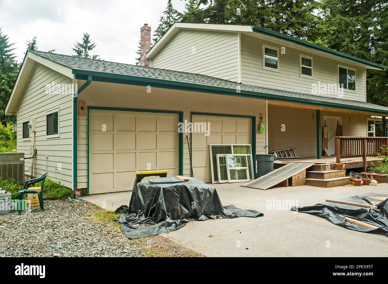 House or home exterior remodel under construction Stock Photo - Alamy