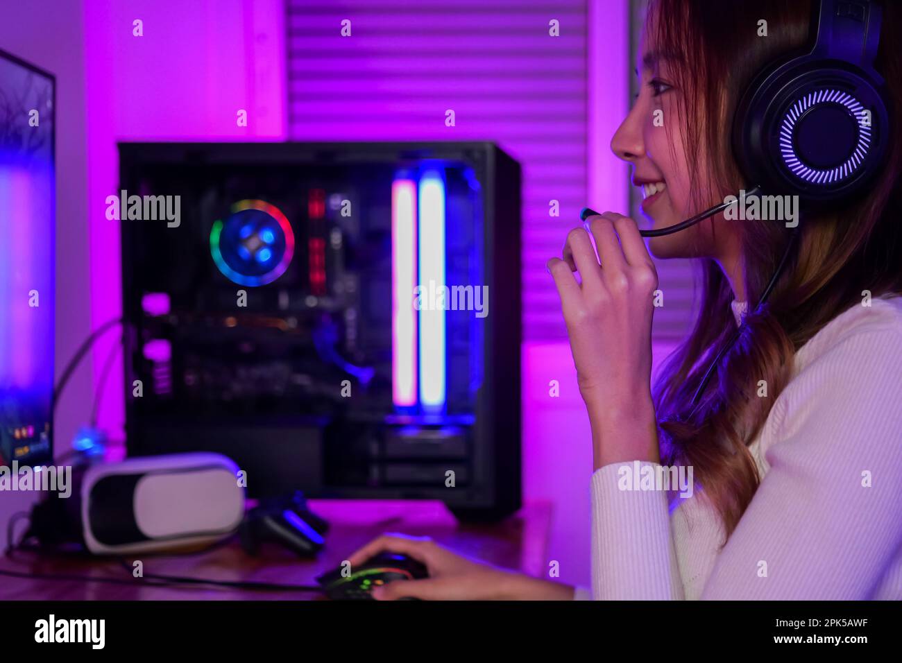 Funny asian woman gamer playing hi-res stock photography and images - Alamy