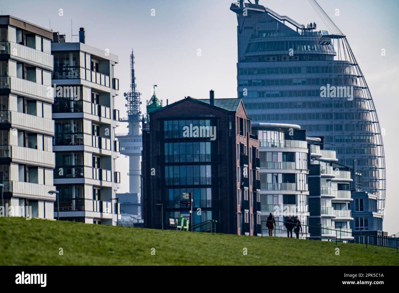 New residential buildings, flats between Viertal Neuer Hafen, on ...
