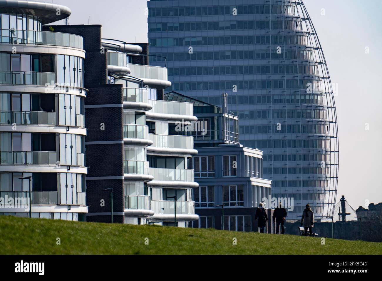 New residential buildings, flats between Viertal Neuer Hafen, on ...