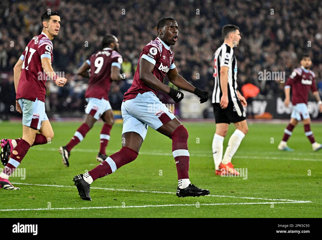 London, UK. 5th Apr, 2023. GOAL. Goal scorer Kurt Zouma (West Ham ...
