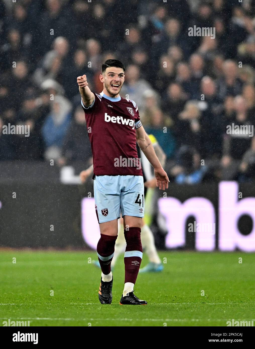 London, UK. 5th Apr, 2023. Declan Rice (West Ham) points and shouts ...