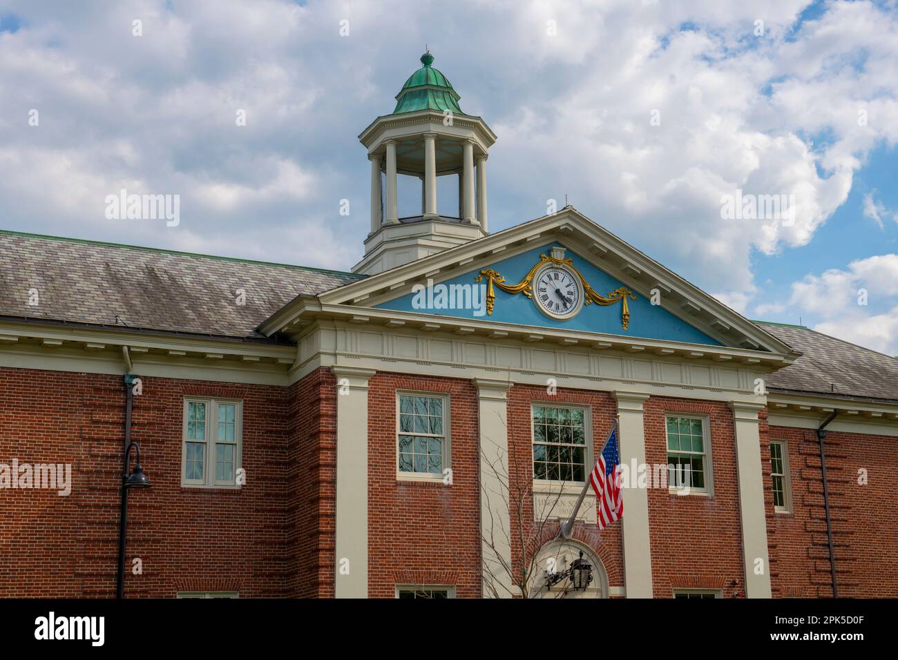 Lincoln Town Hall at 16 Lincoln Road in historic town center of Lincoln ...
