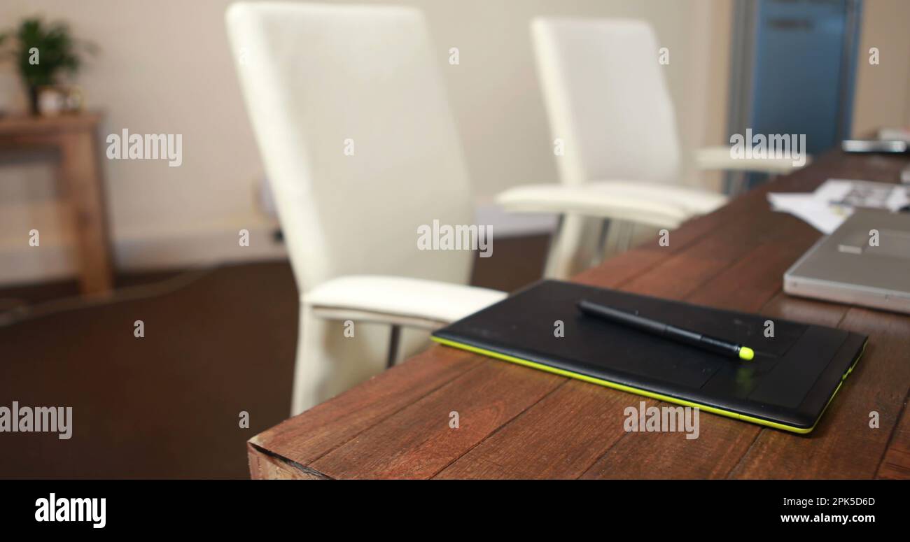 Empty office table hi-res stock photography and images - Alamy