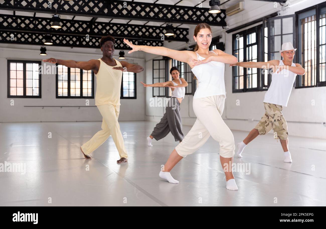 Asian dance lesson young woman hi-res stock photography and images - Alamy