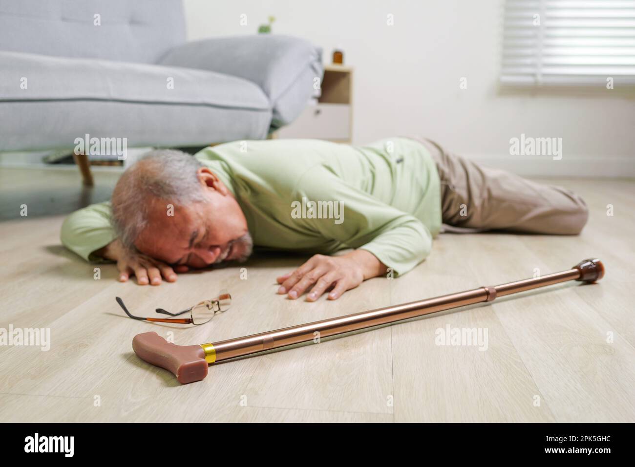 Elderly people accident slip and fall, Accident of senior slip and fall ...