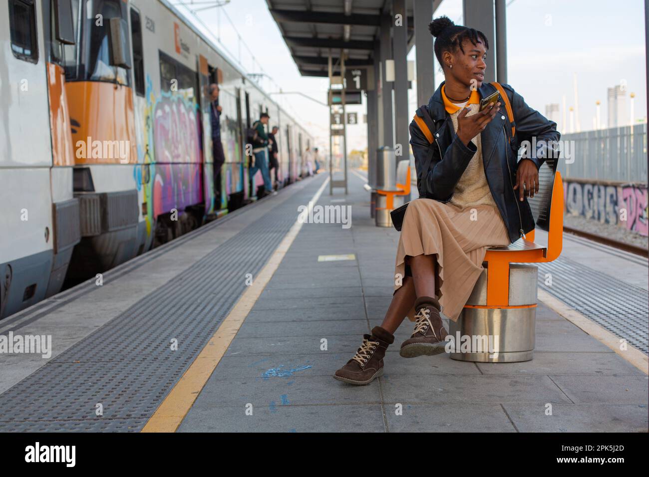 Happy african american traveler hi-res stock photography and images - Alamy
