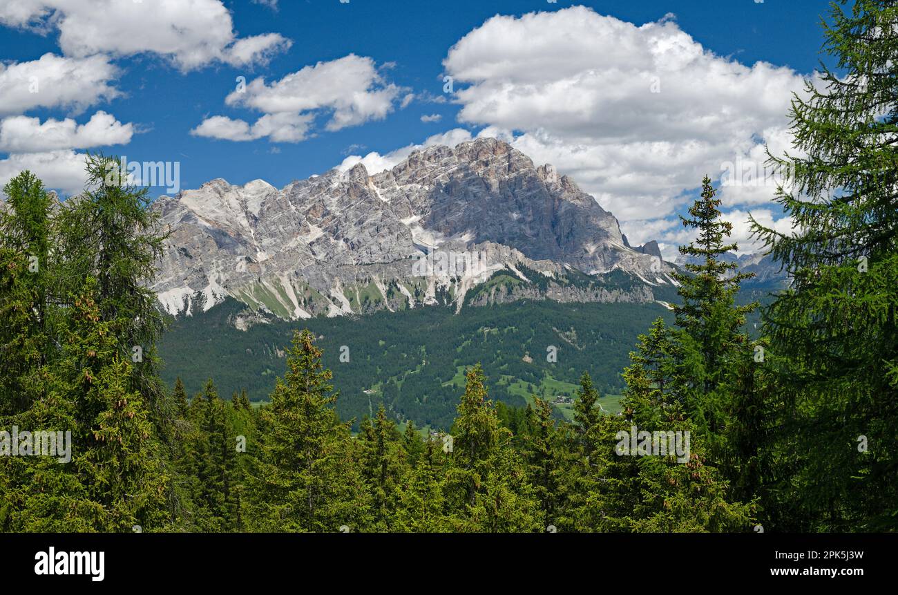 Cortina d ampezzo scenics hi-res stock photography and images - Alamy