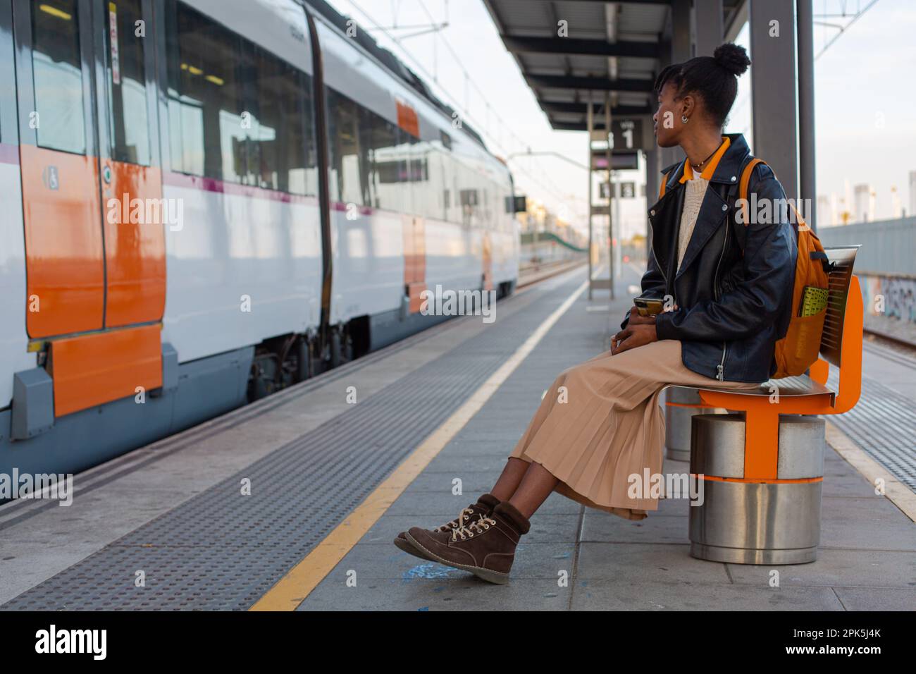 Happy african american traveler hi-res stock photography and images - Alamy