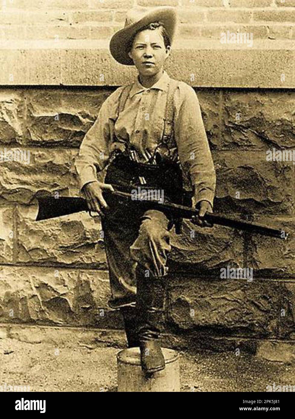 Pearl hart hi-res stock photography and images - Alamy