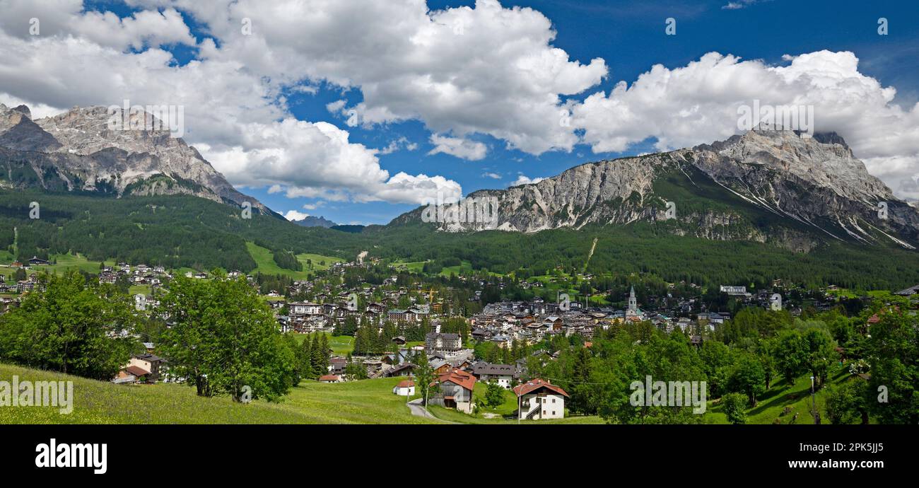 Cortina d ampezzo scenics hi-res stock photography and images - Alamy