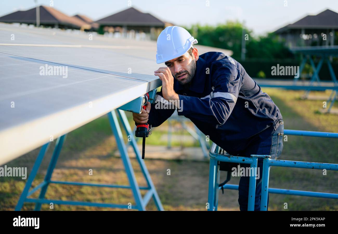 Solar panel station, Engineer installing solar panel at solar energy ...