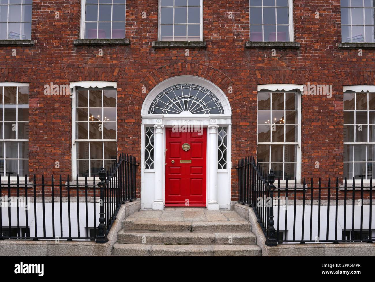Old Georgian brick townhouse typical of central Dublin Stock Photo - Alamy