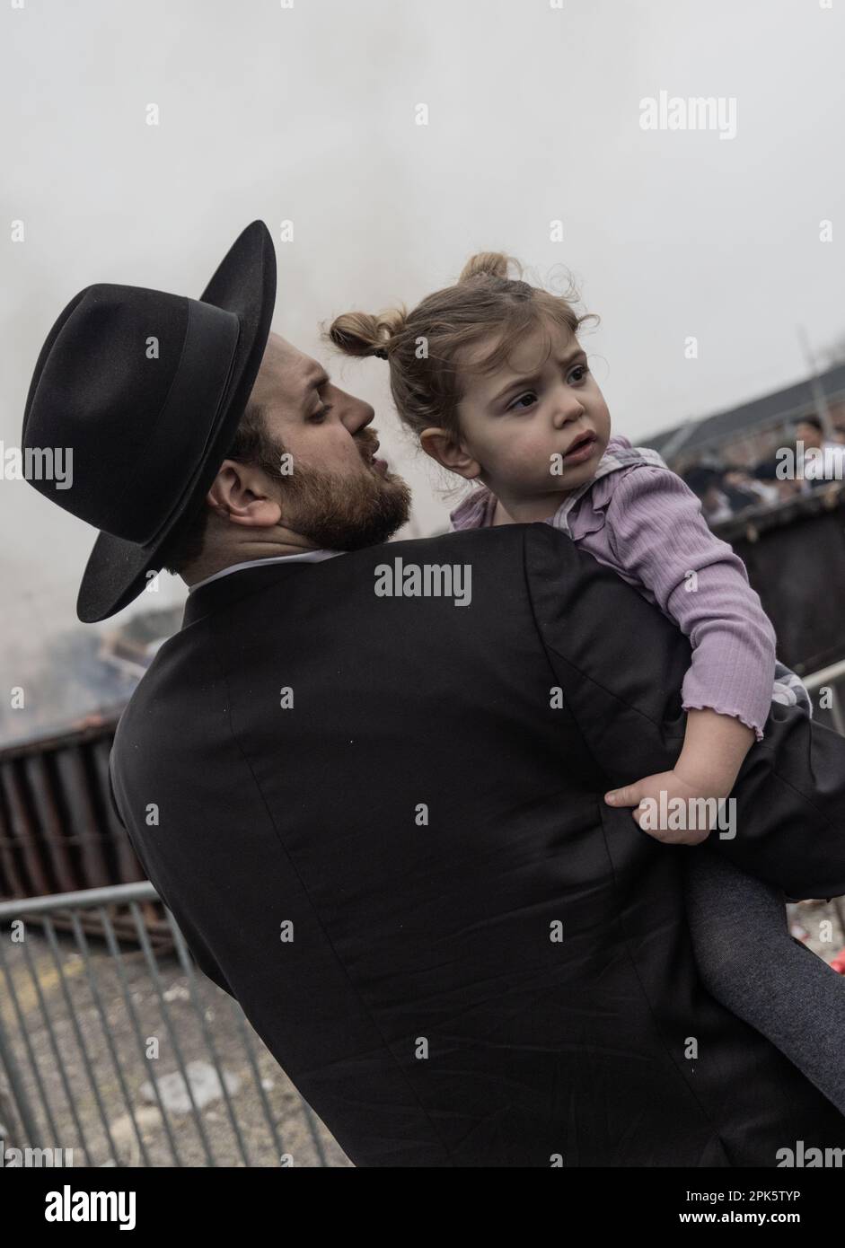 Lakewood, New Jersey, USA. 5th Apr, 2023. The Orthodox Jewish community ...