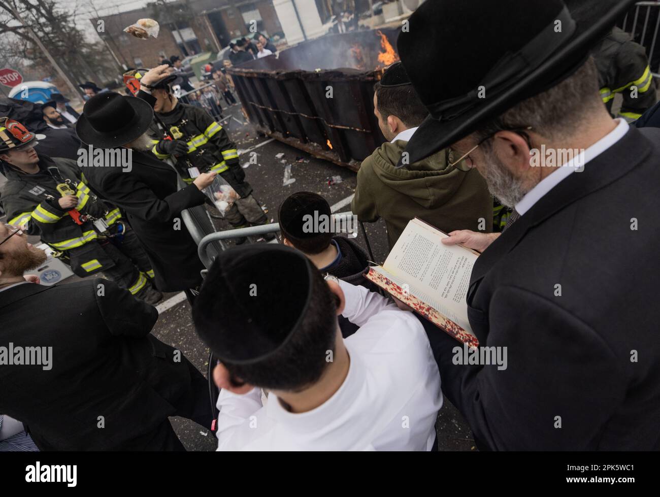 Lakewood, New Jersey, USA. 5th Apr, 2023. The Orthodox Jewish community ...