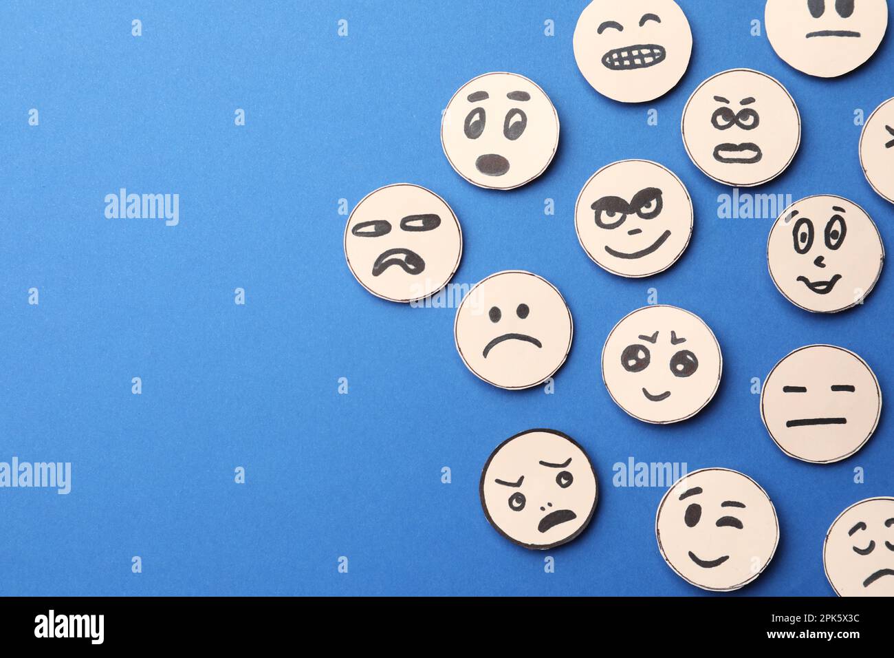 Many faces hi-res stock photography and images - Alamy