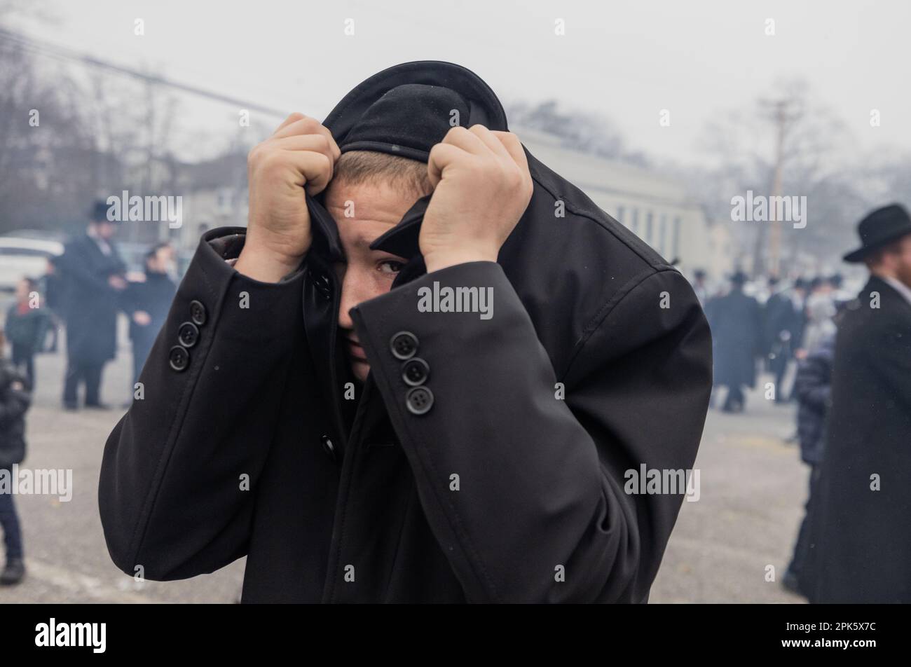 Lakewood, New Jersey, USA. 5th Apr, 2023. The Orthodox Jewish community ...