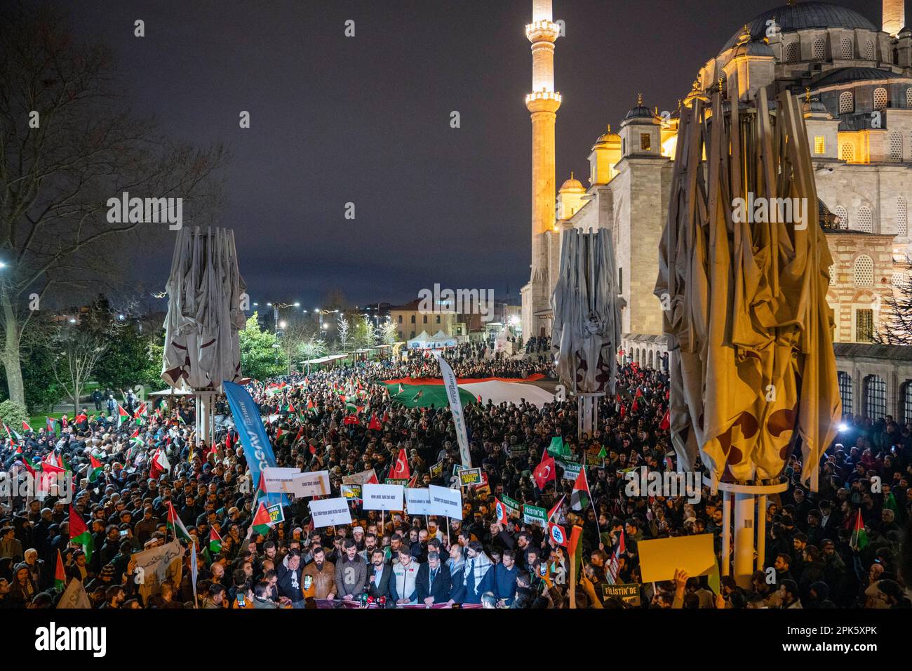Raid al aqsa mosque hi-res stock photography and images - Alamy