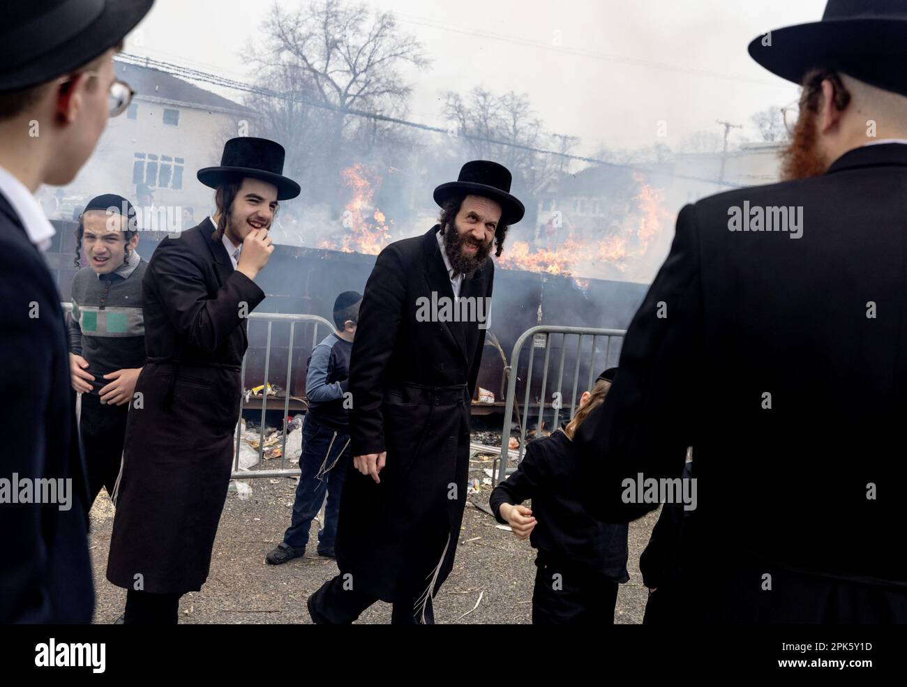 Passover burning bread usa hi-res stock photography and images - Alamy
