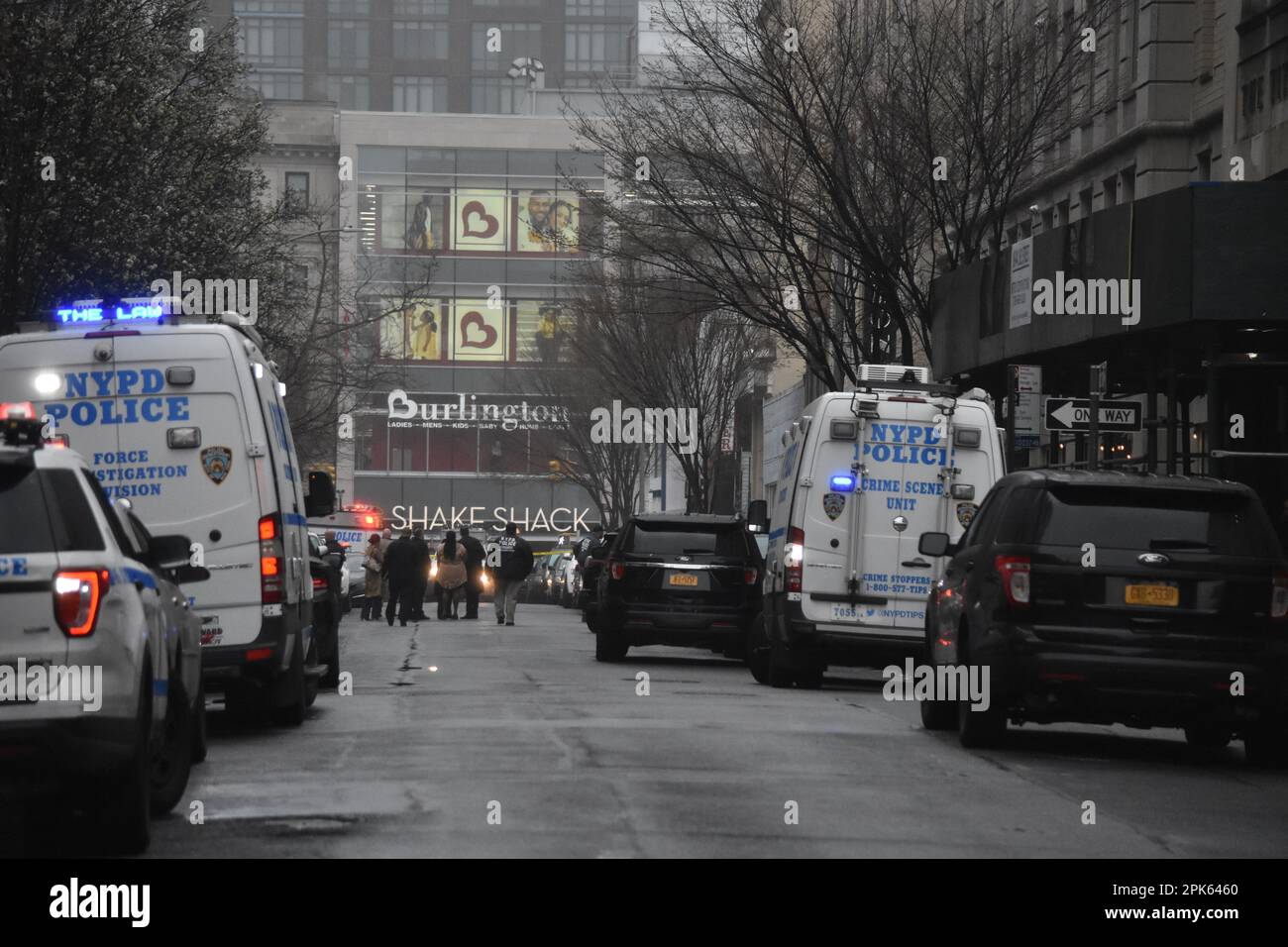 Queens, United States. 05th Apr, 2023. NYPD officers seen at the scene ...
