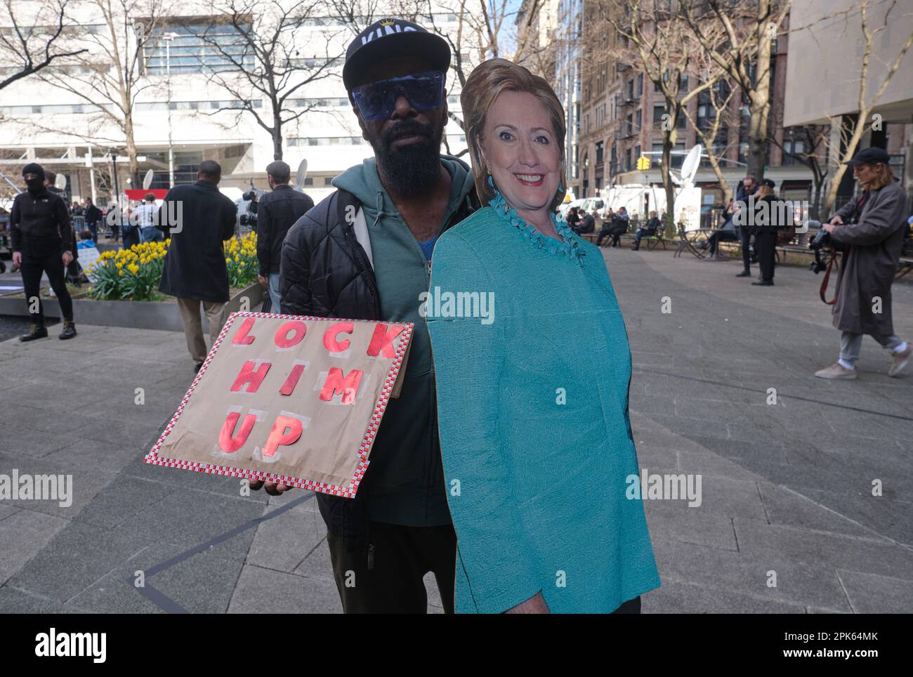 Life size cardboard cutout hi-res stock photography and images - Alamy