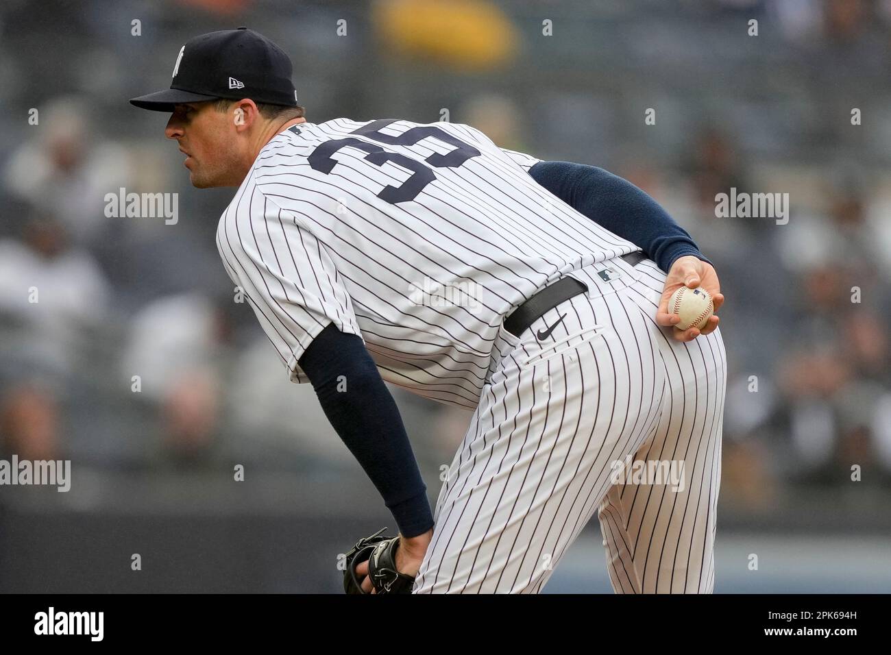 New York Yankees relief pitcher Clay Holmes (35) throws in the ninth ...