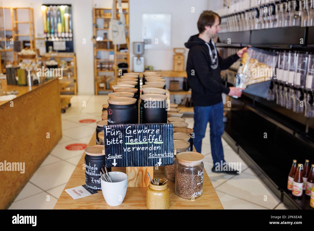 From hero to zero hi-res stock photography and images - Alamy