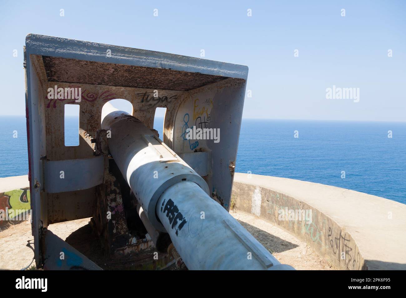 Battery decay hi-res stock photography and images - Alamy