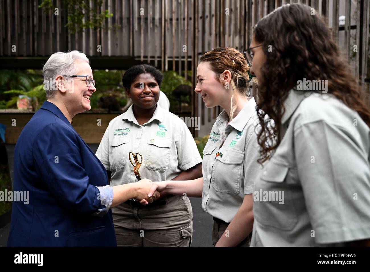 NSW Environment Minister Penny Sharpe speaks with Indigenous students ...