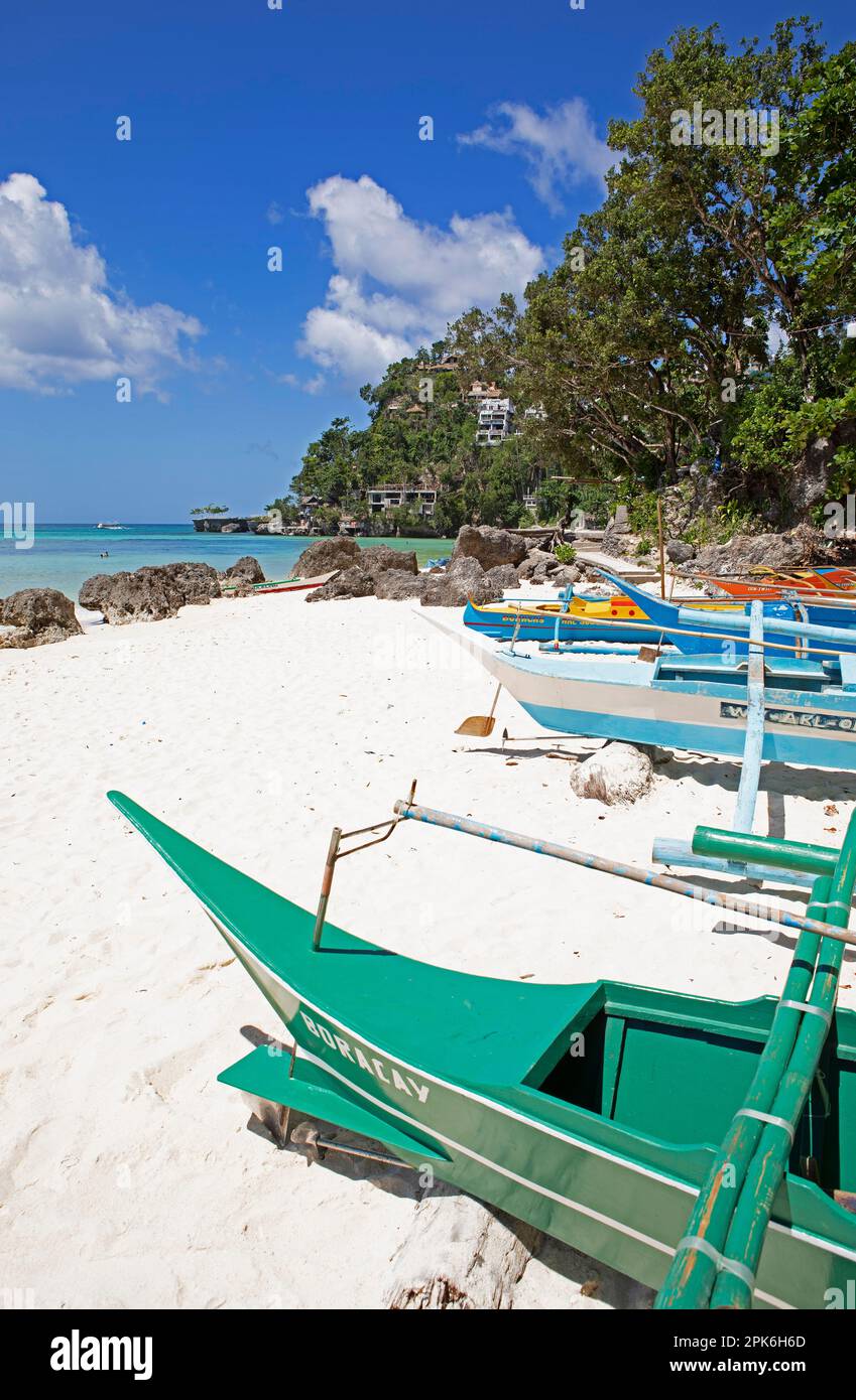 Colourful boats at Diniwid Beach, Barangay Yapak, Boracay Island ...