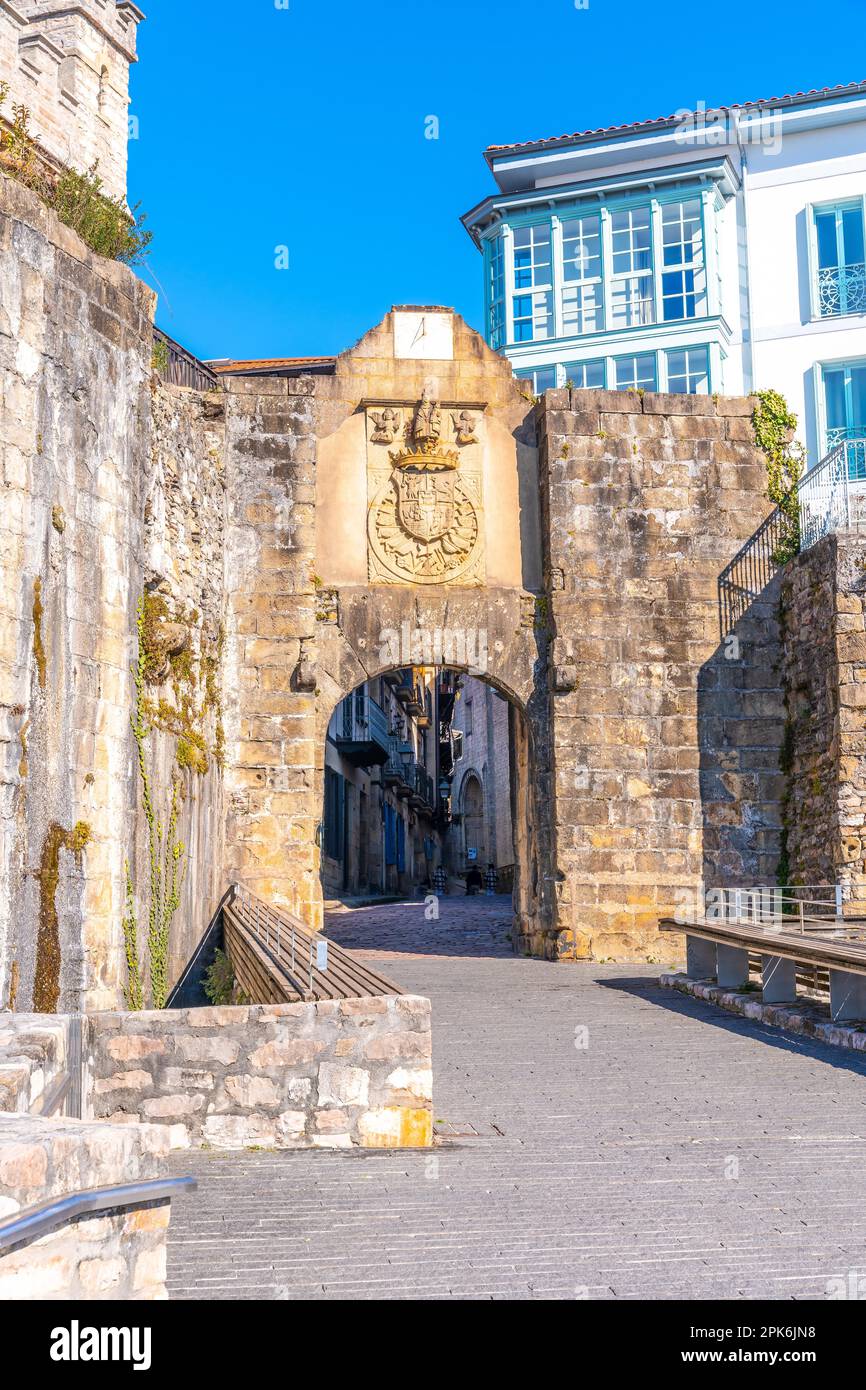 Entrance gate in the wall hi-res stock photography and images - Alamy