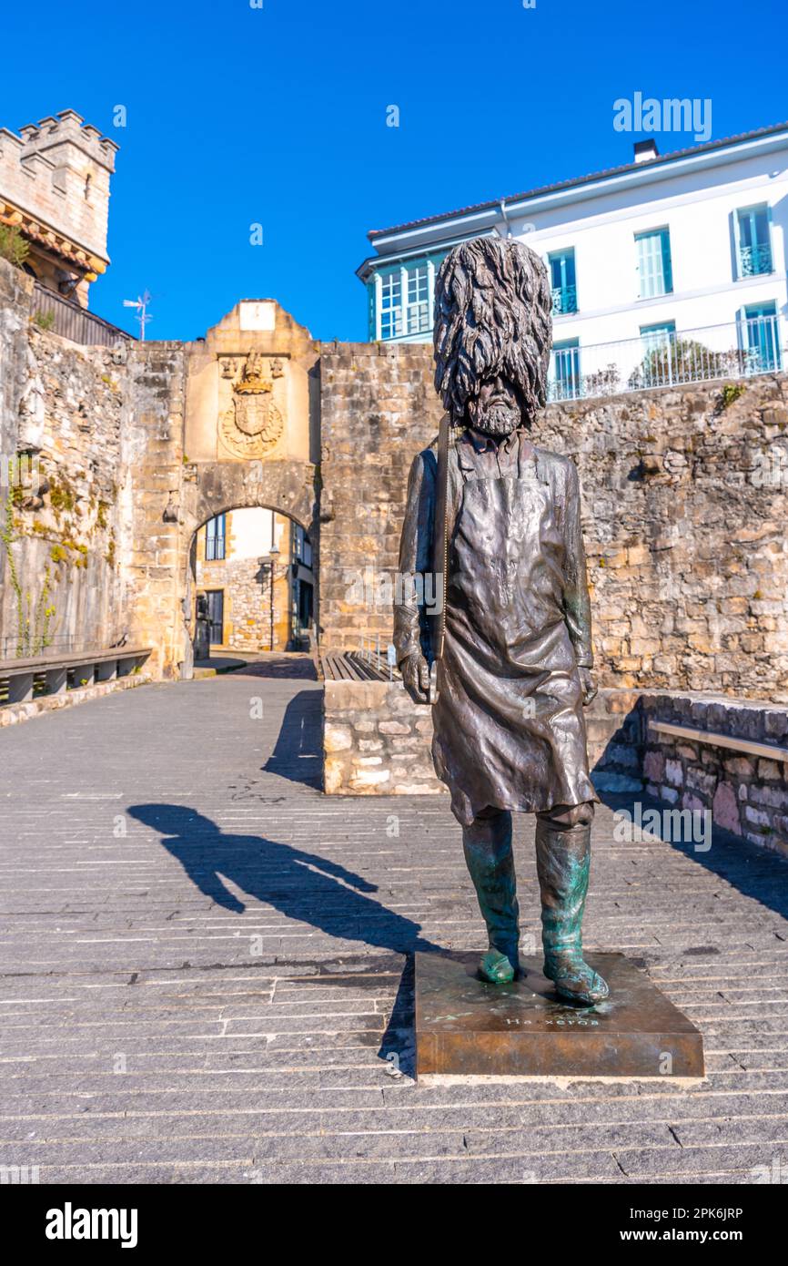 Hondarribia statue hi-res stock photography and images - Alamy