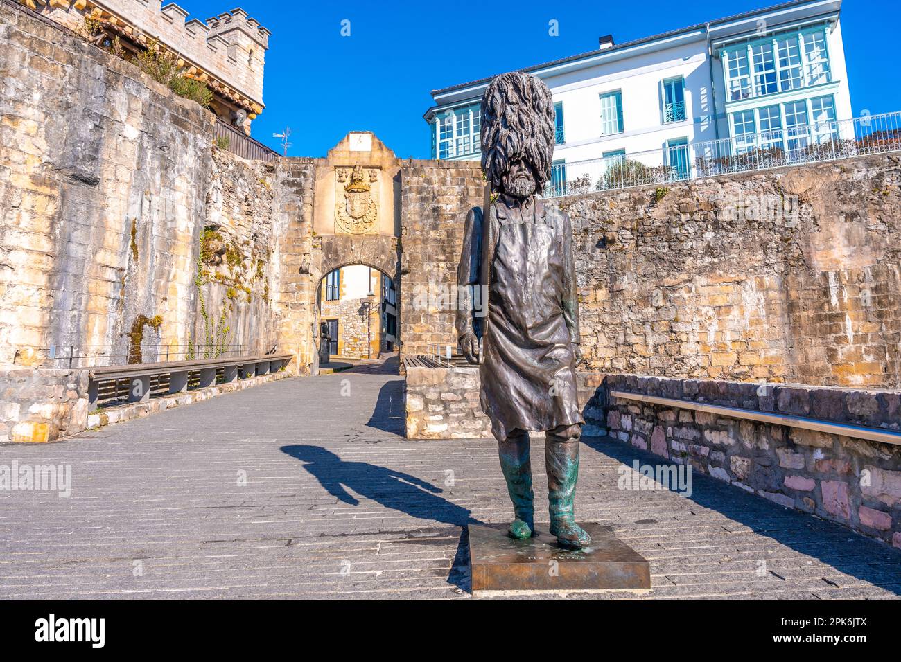 Hondarribia statue hi-res stock photography and images - Alamy