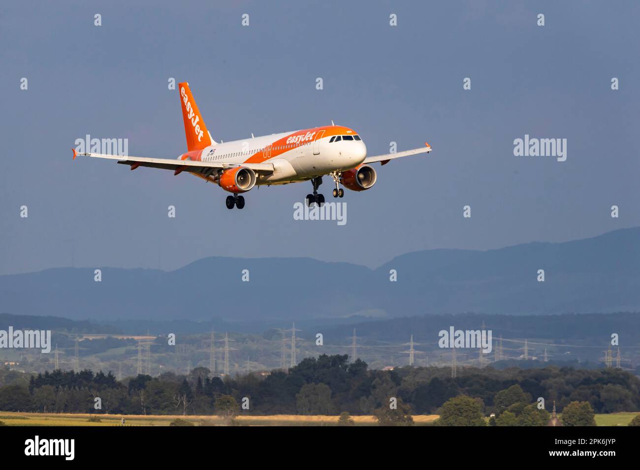 Aircraft on approach, Airbus A320 of the airline EasyJet Europe ...