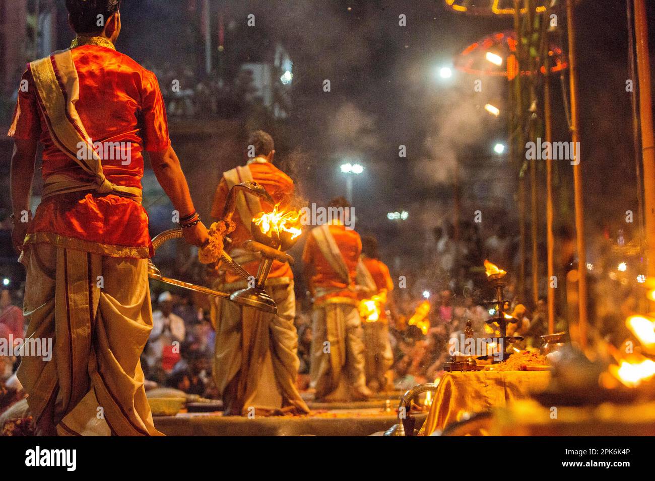 Ganga Aarti, evening ceremony at the holy Dasaswamedh Ghat, Hinduism ...