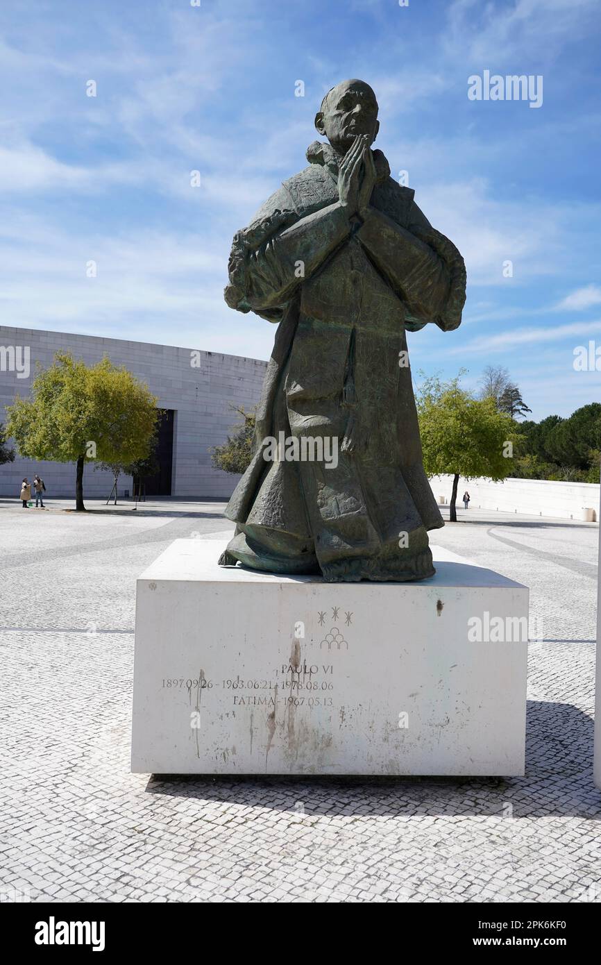 Statue of Pope Paul VI, praying, kneeling, sculptor Joaquim Correia ...
